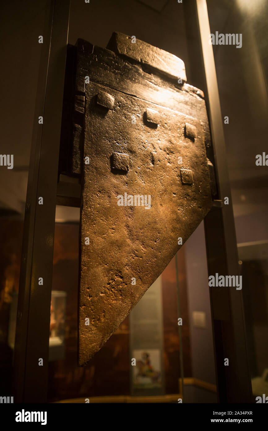 French revolution guillotine hi-res stock photography and images - Alamy