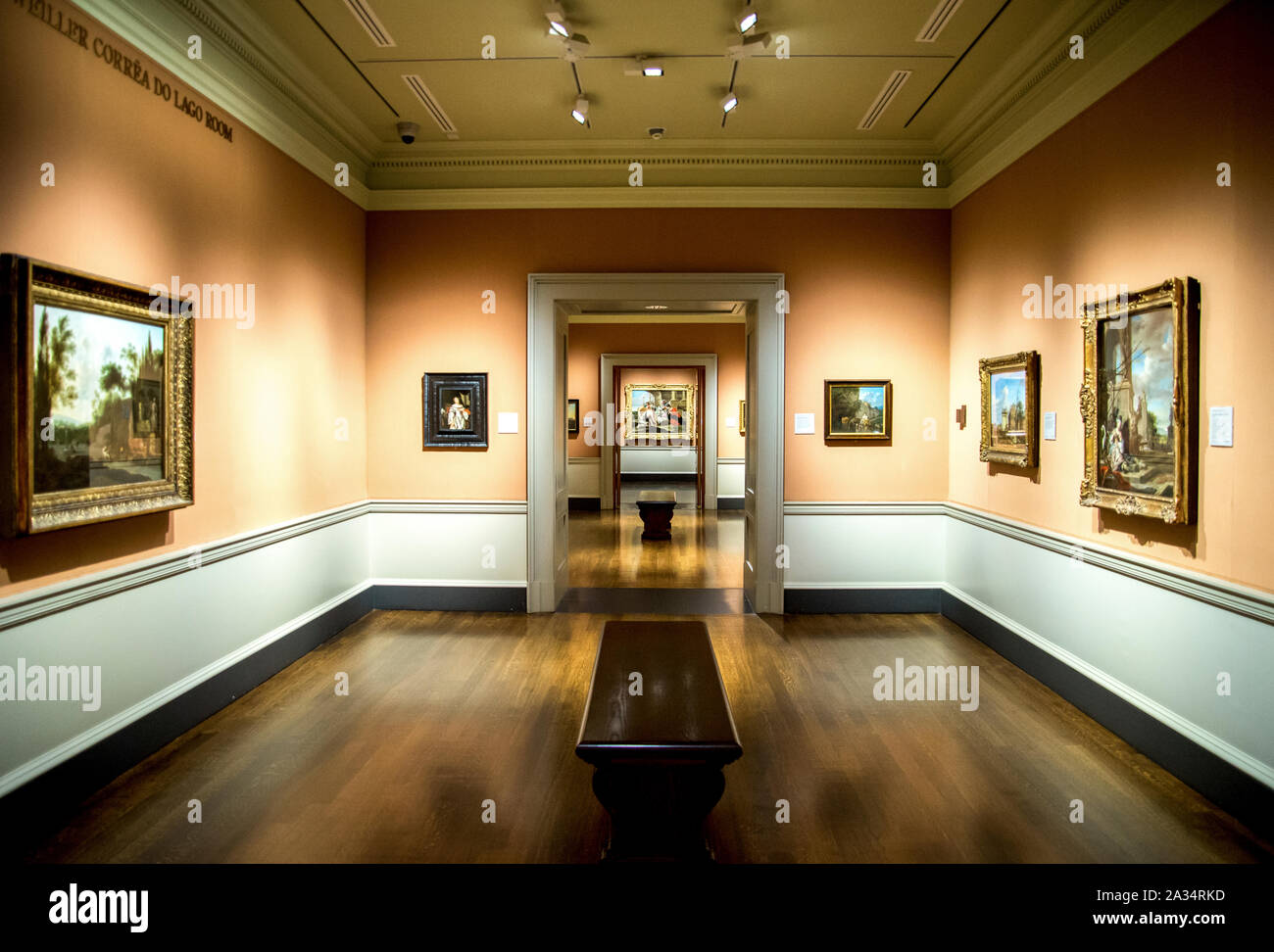 The national gallery london interior hi-res stock photography and ...