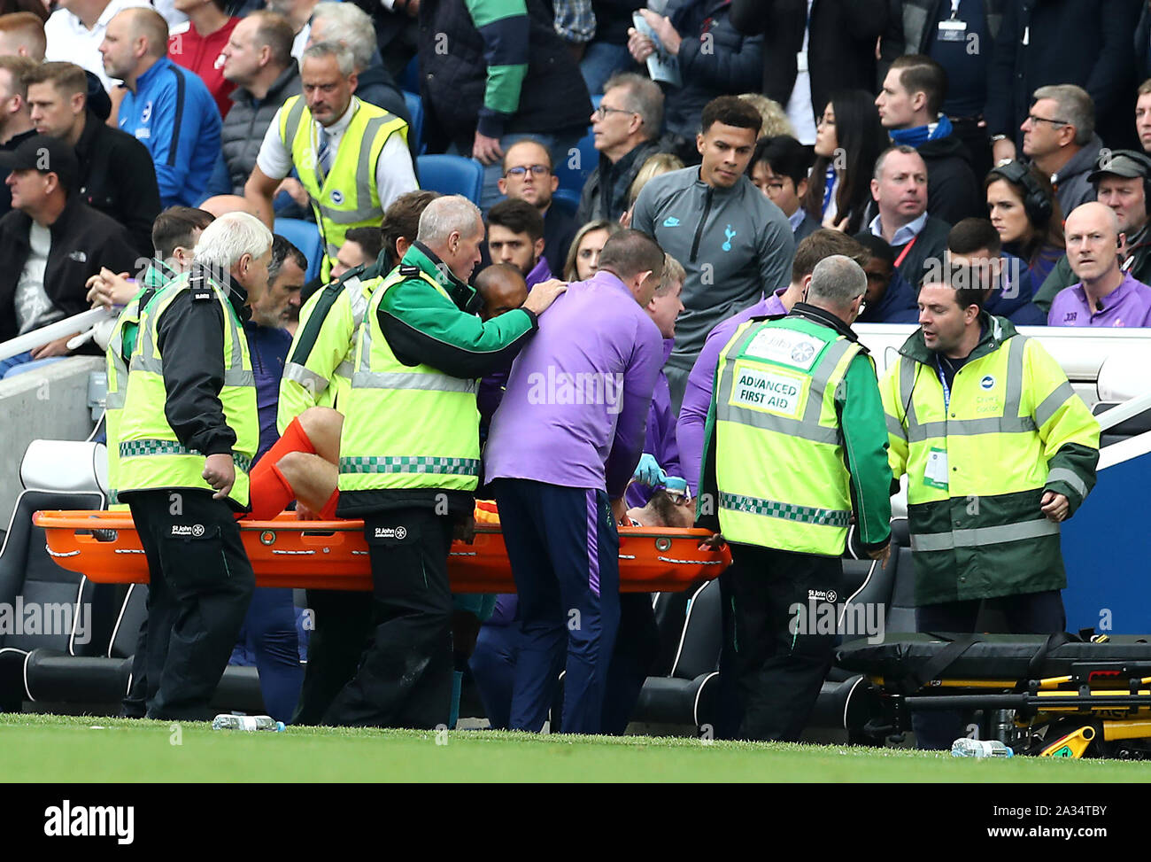 Hugo lloris injury hi-res stock photography and images - Alamy