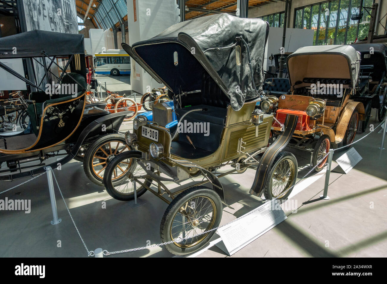 The Mobile Steam Car made in New York in 1900 on display in the ...