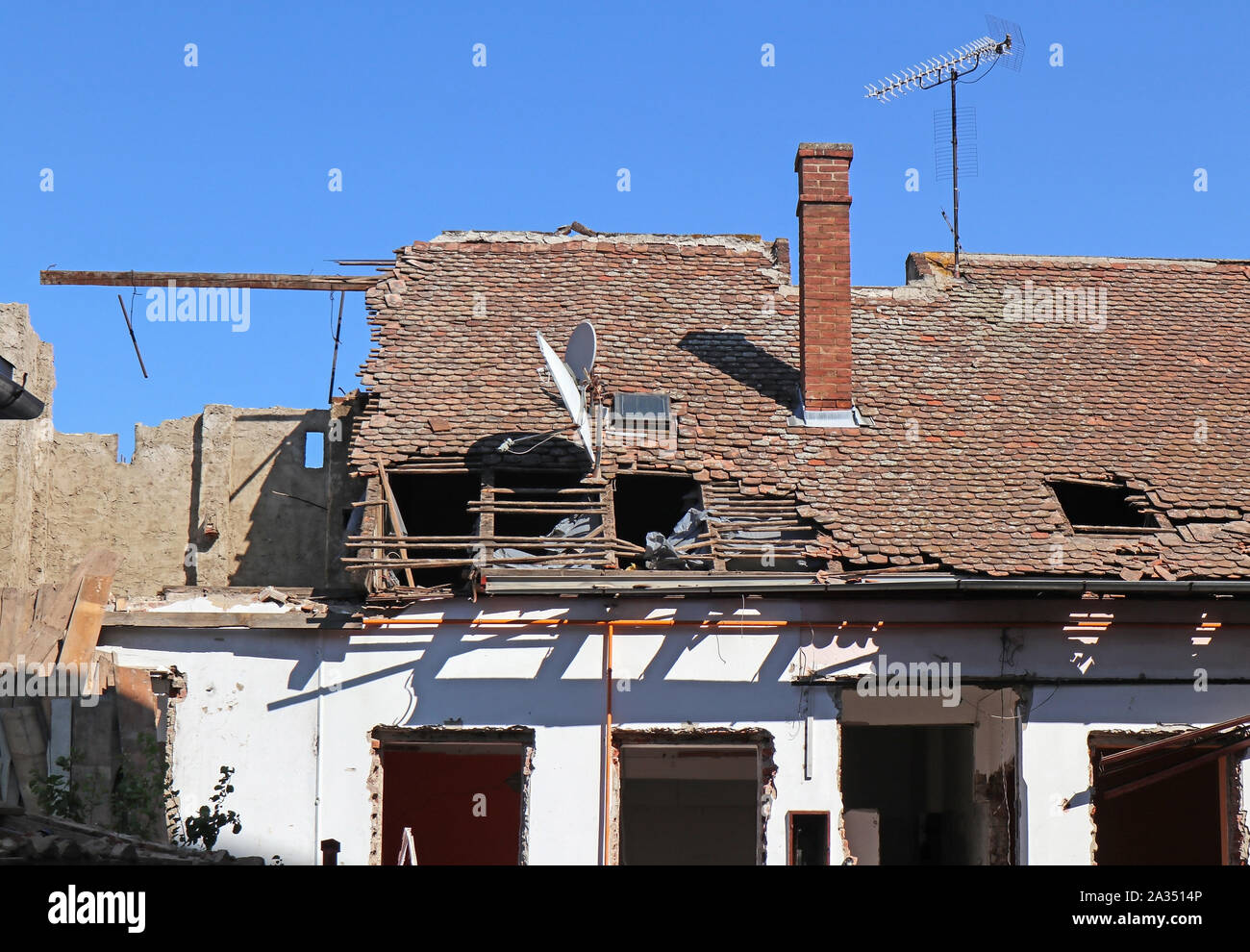 Demolition chimney stack hi-res stock photography and images - Alamy