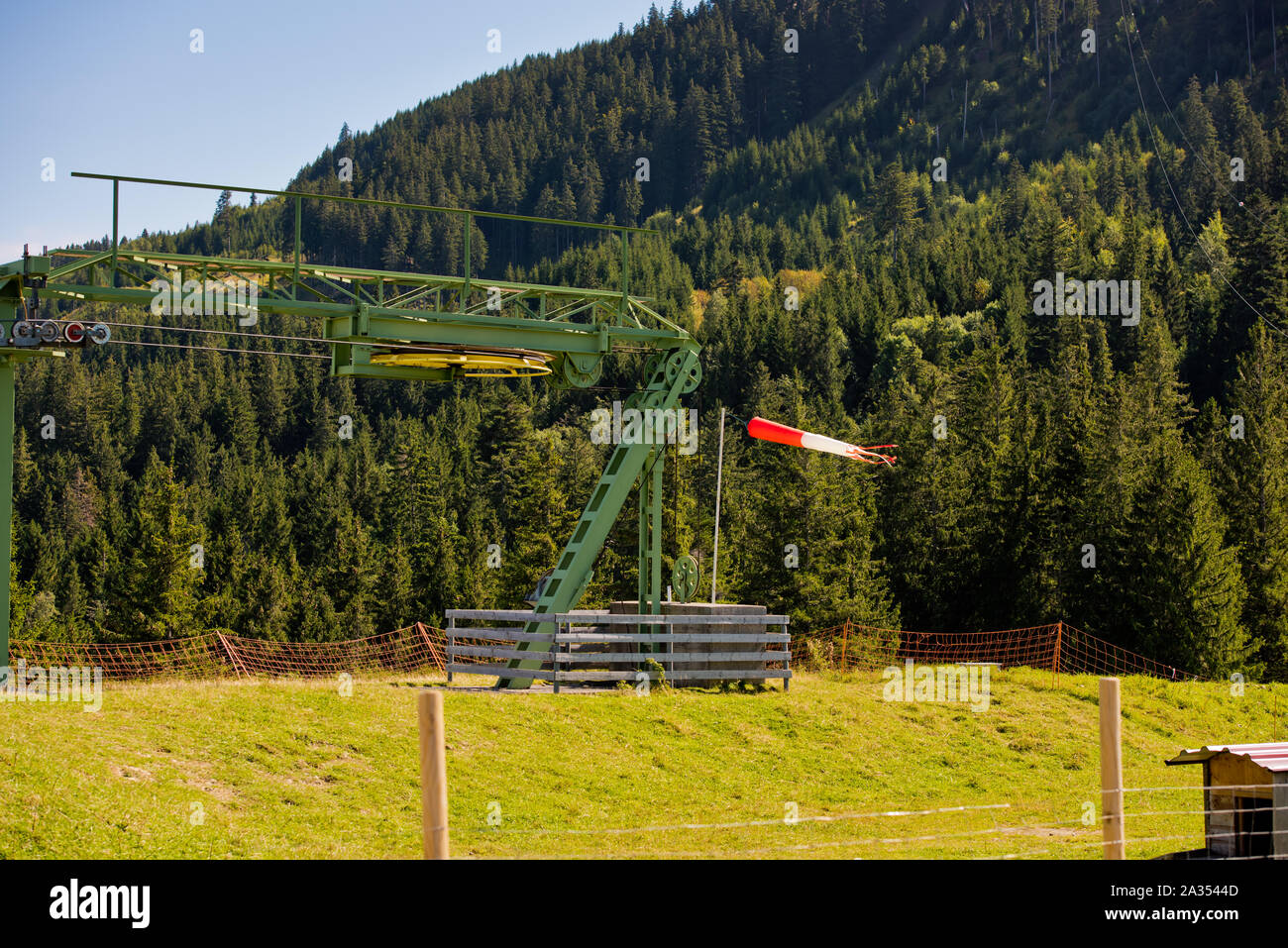 Chair lift terminal. Sking chair lift wheel Stock Photo - Alamy
