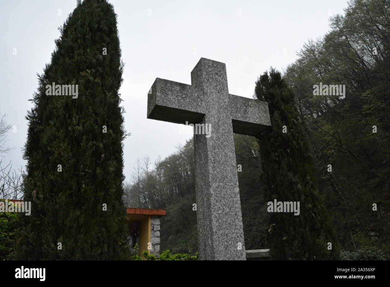 Big cross cemetery hi-res stock photography and images - Alamy