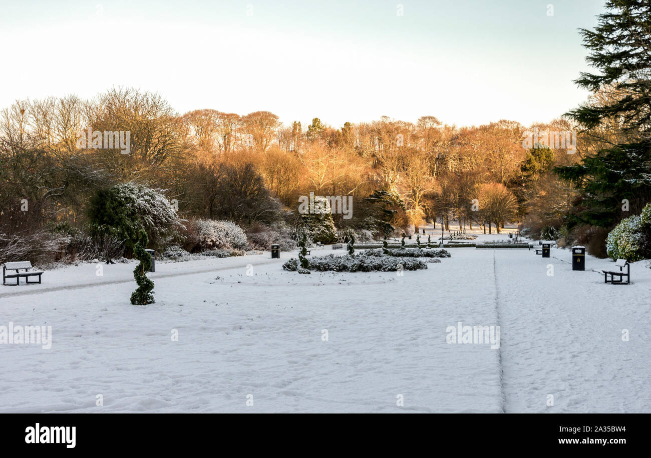 Unusual scenic and beautiful snow winter in Seaton Park, Aberdeen ...
