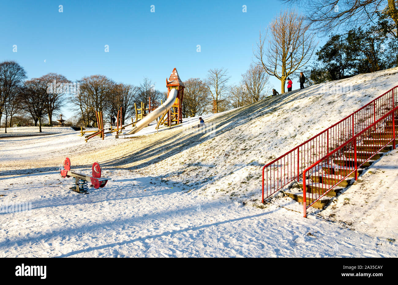 Kids slope hi-res stock photography and images - Alamy