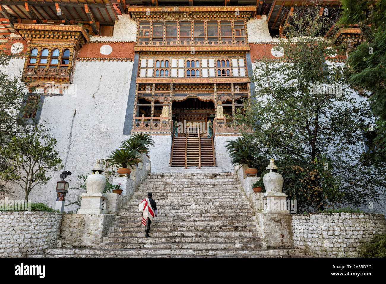 Facade and stairs of the Punakha dzong, Bhutan Stock Photo - Alamy