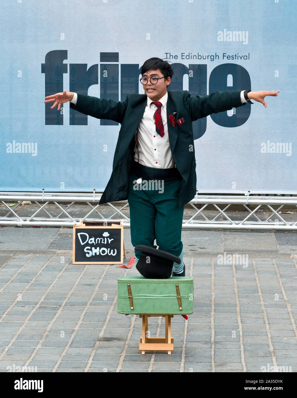 Magic show magician hi-res stock photography and images - Alamy