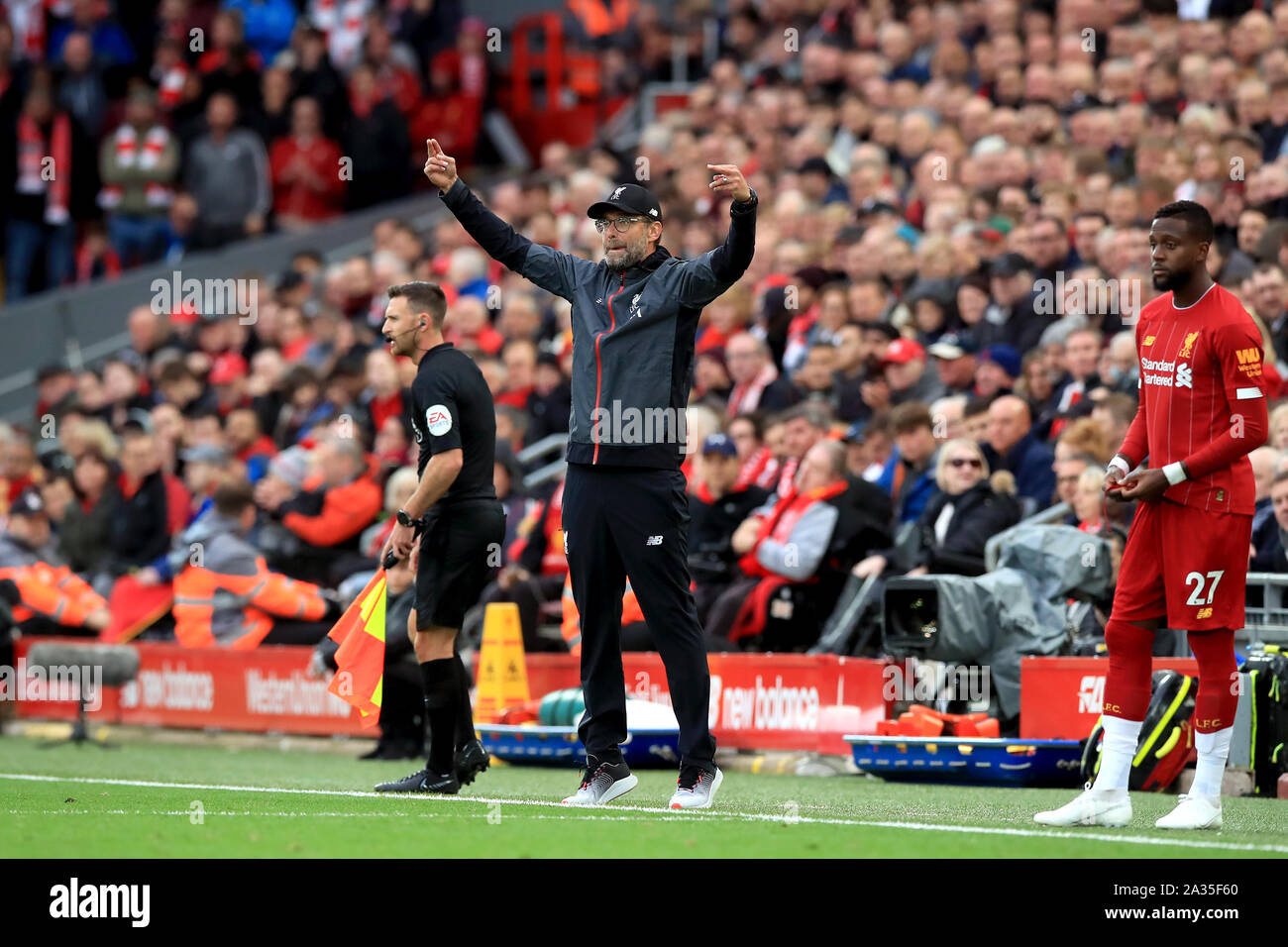 Liverpool manager Jurgen Klopp gestures on the touchline during the ...