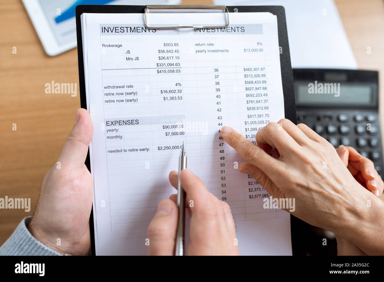 Expenses overview hi-res stock photography and images - Alamy