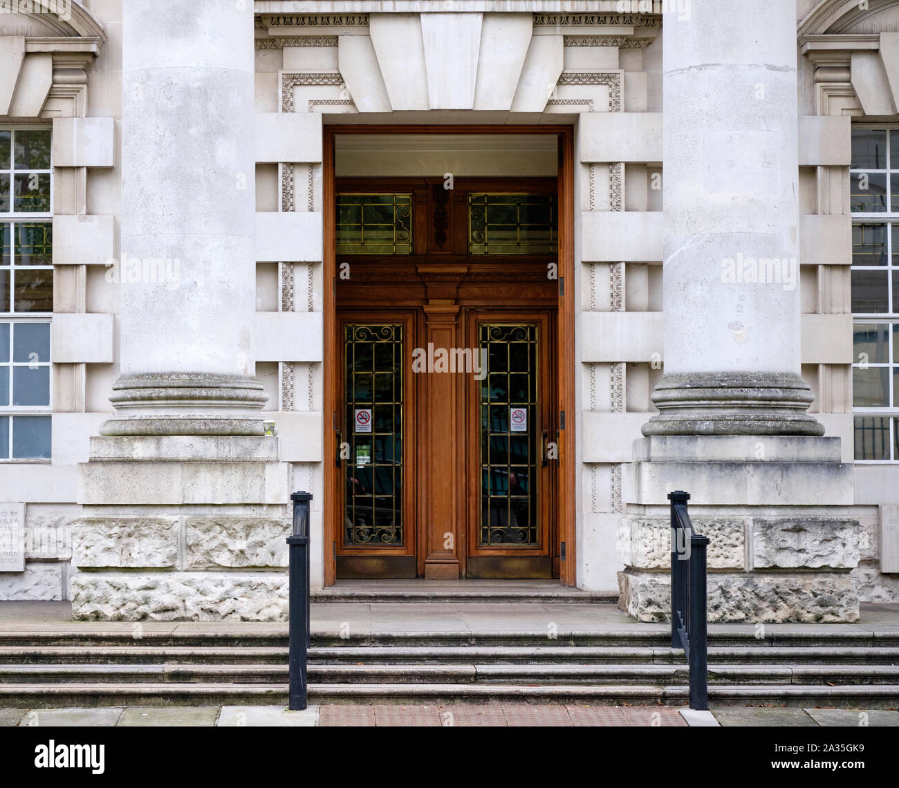 Facade courthouse belfast hi-res stock photography and images - Alamy
