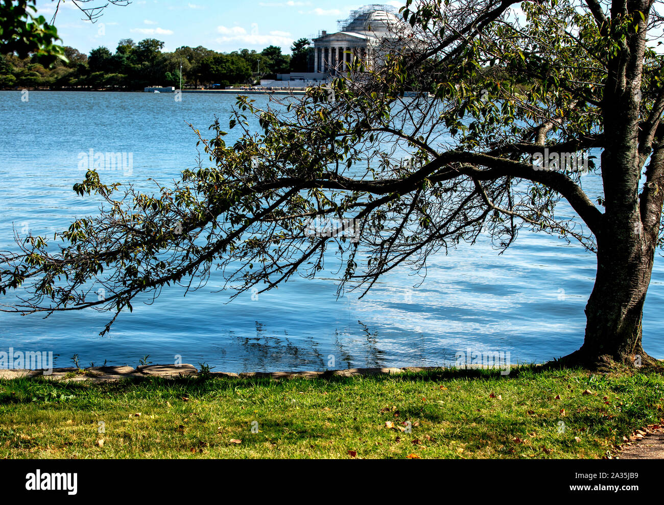 Overhanging pavement hi-res stock photography and images - Alamy