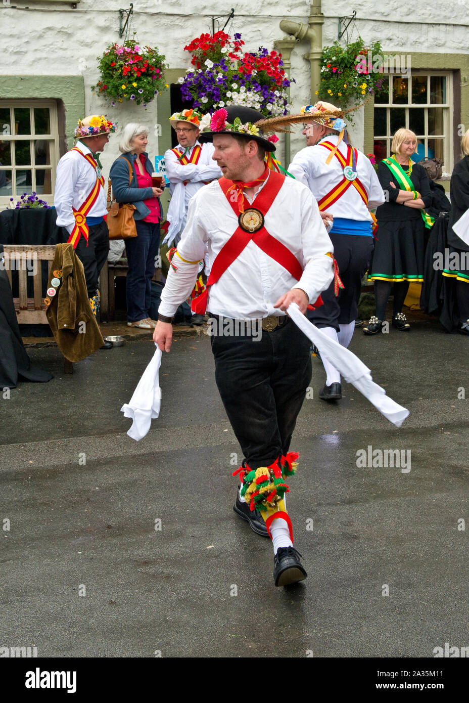 English Morris Folk Dancers. North Yorkshire, England Stock Photo - Alamy