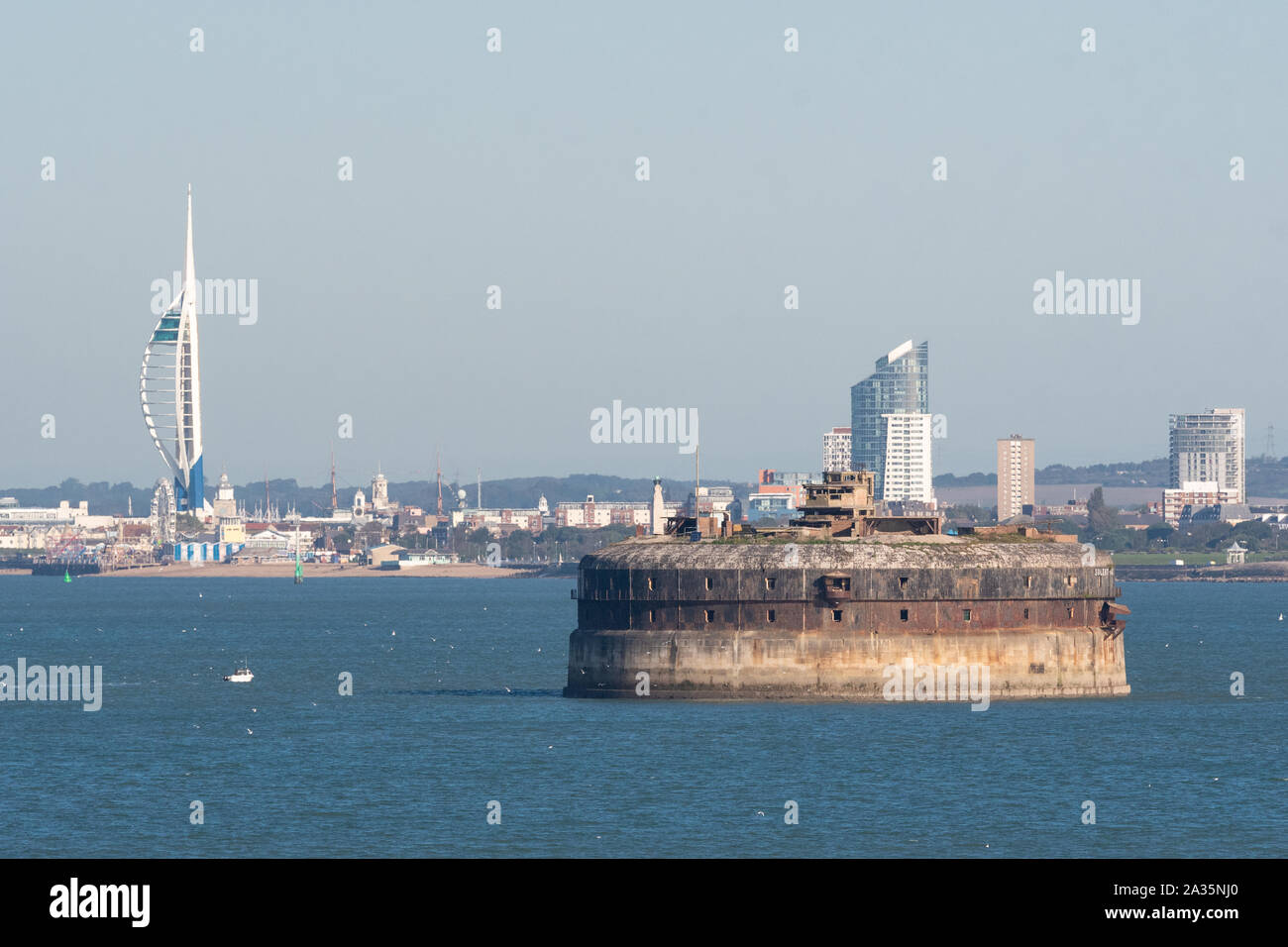 Solent forts hi-res stock photography and images - Alamy