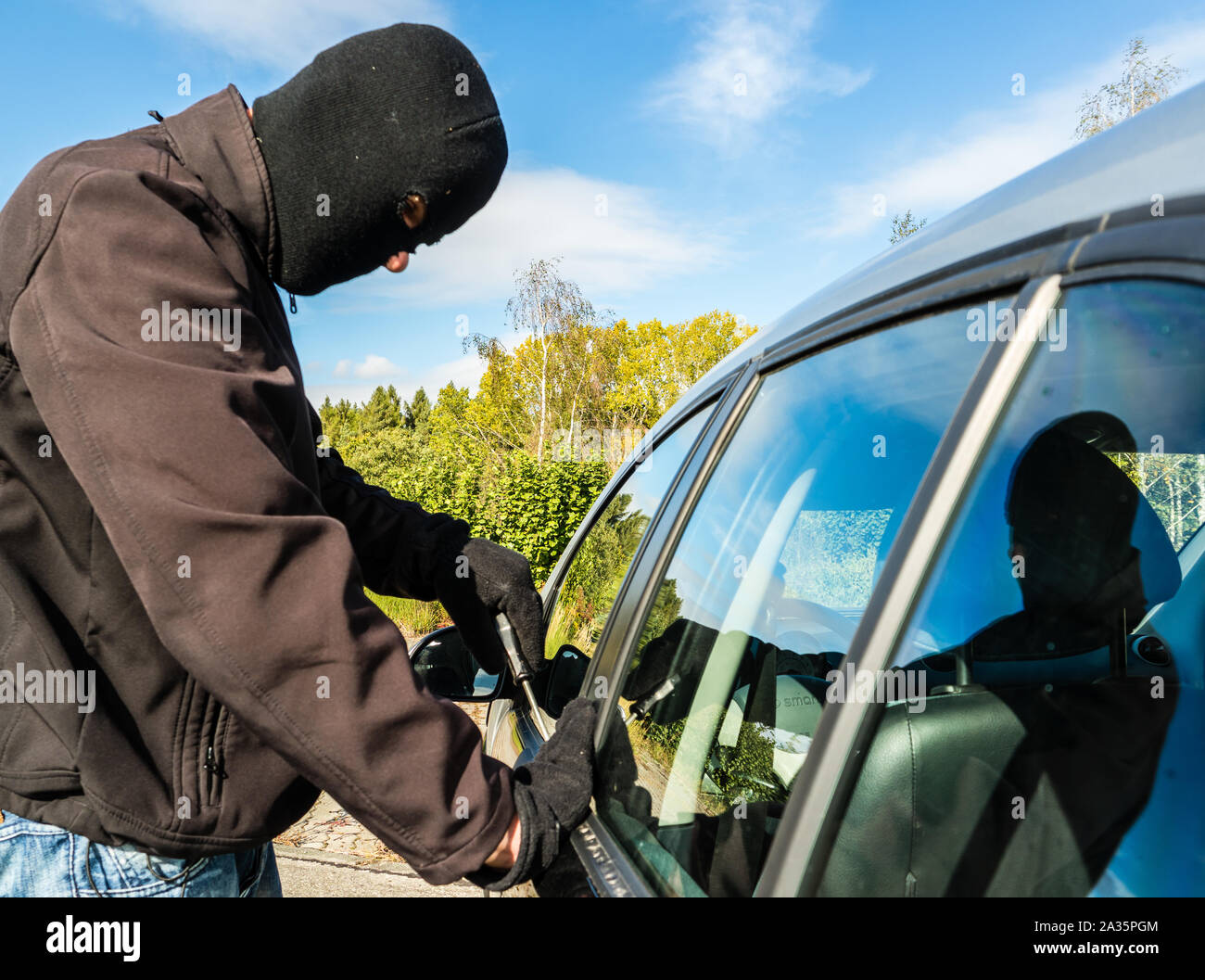 Autocrack hi-res stock photography and images - Alamy