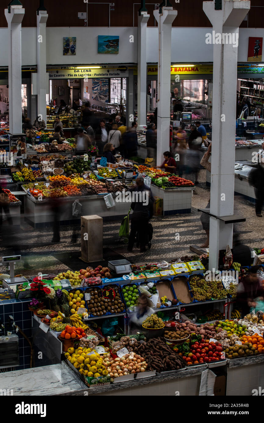 Setubal market hi-res stock photography and images - Alamy