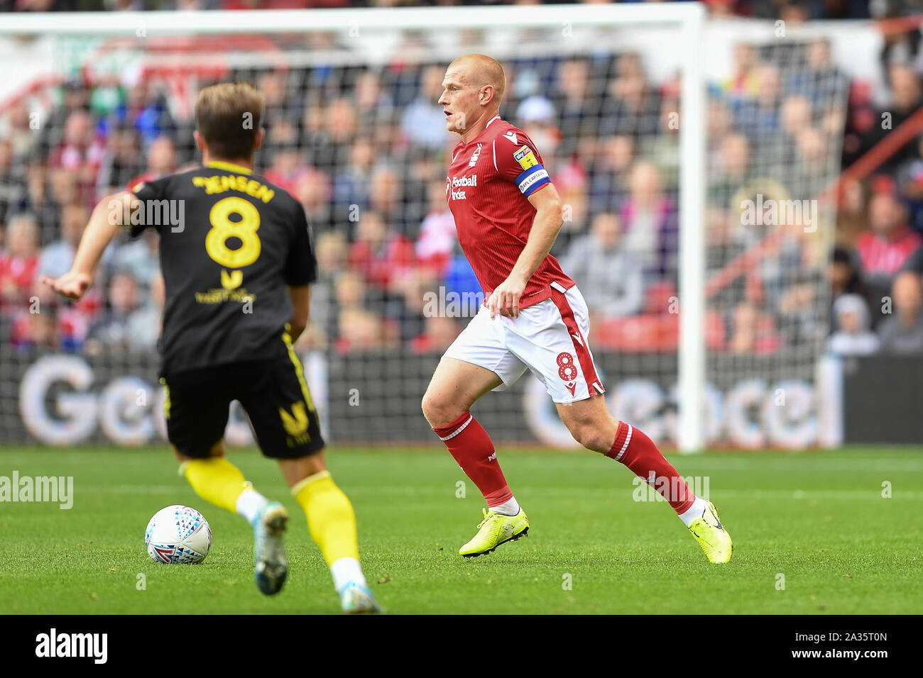 Nottingham, UK. 5th Oct, 2019. Ben Watson (8) of Nottingham Forest ...