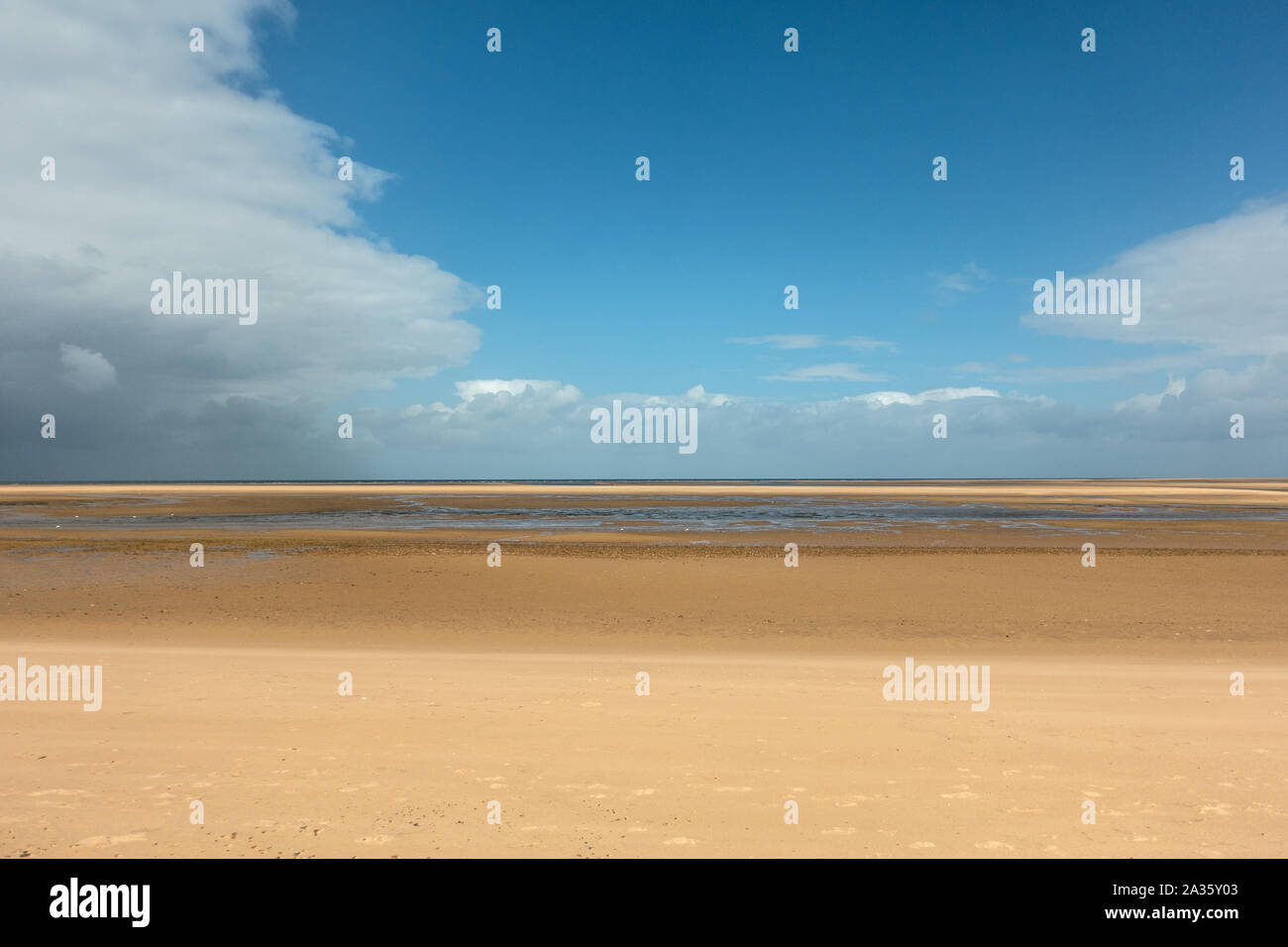 Summer sandy beach hi-res stock photography and images - Alamy