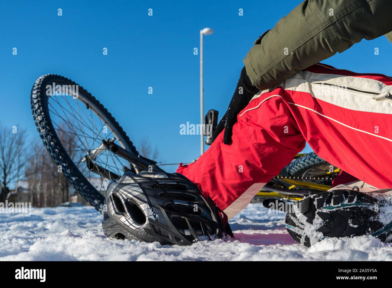 Bicycle crash in winter Stock Photo - Alamy
