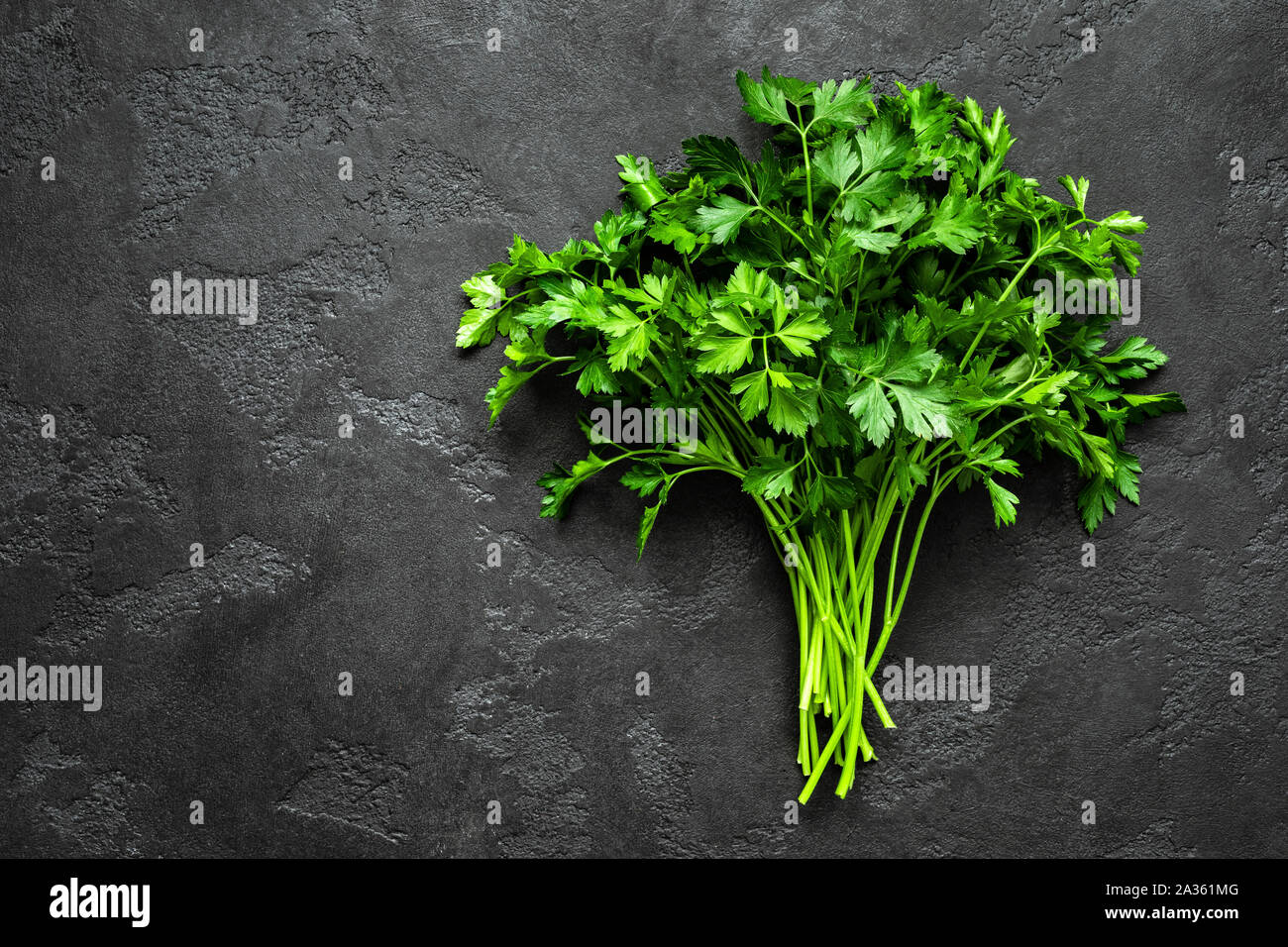 Parsley bunch hi-res stock photography and images - Alamy