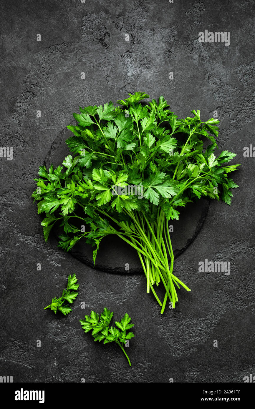 Parsley bunch hi-res stock photography and images - Alamy