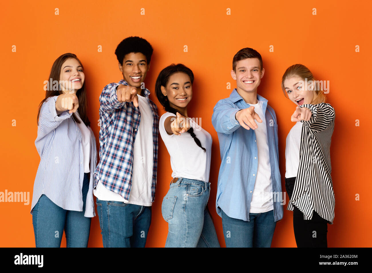 Group of five teen girls hi-res stock photography and images - Alamy