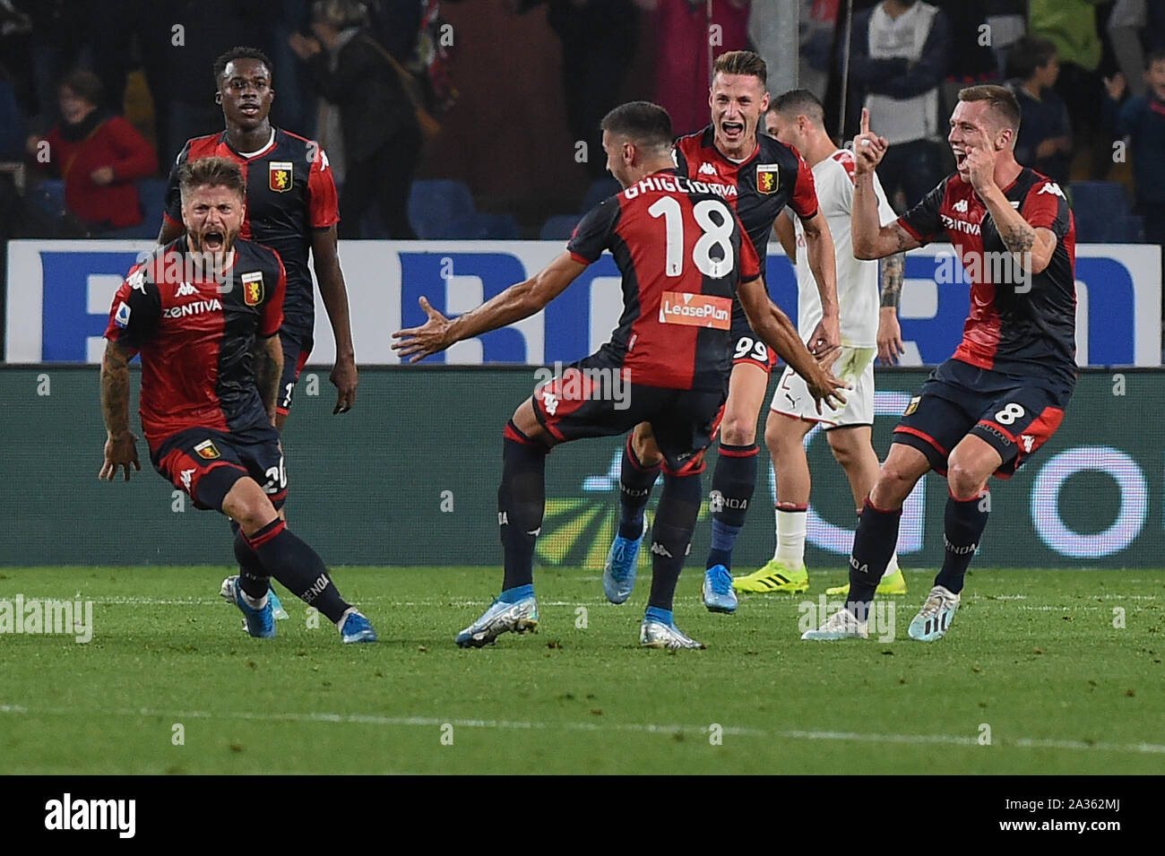 Celebrates after aver realizzato the goal hi-res stock photography and ...