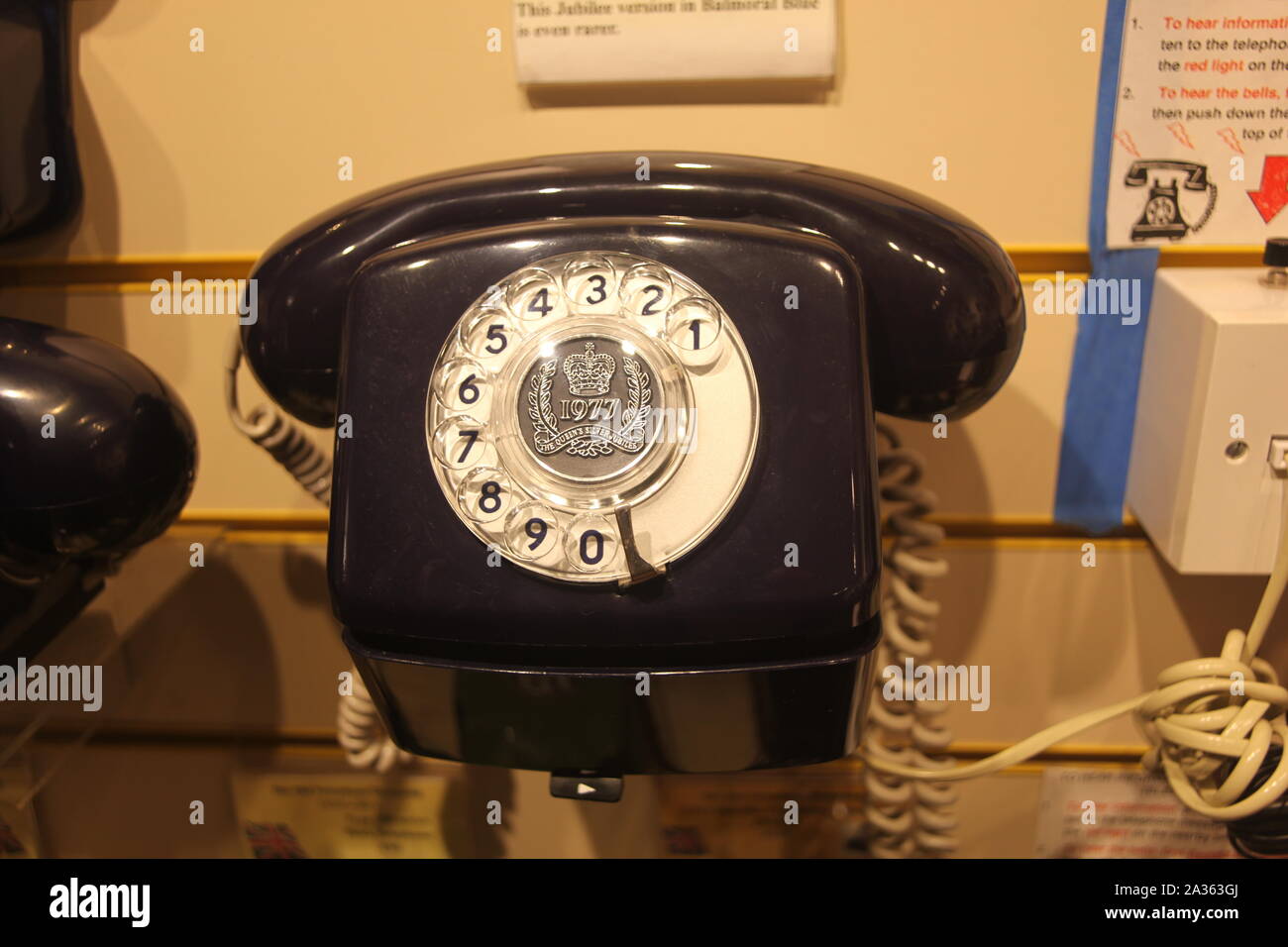 Close-up view of 1970s Retro Bakerlite Telephone Stock Photo - Alamy