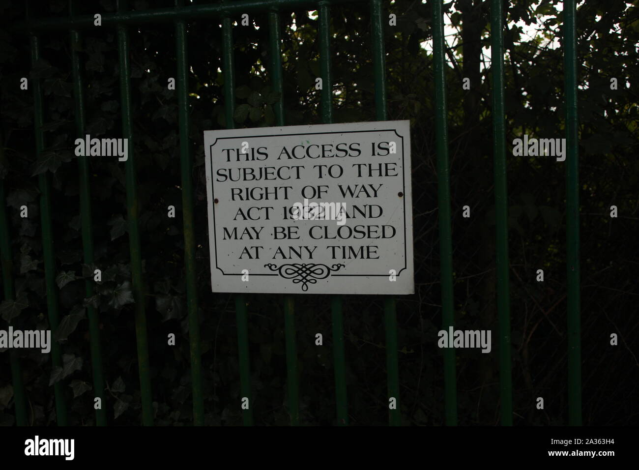 Right of Way Sign Stock Photo - Alamy