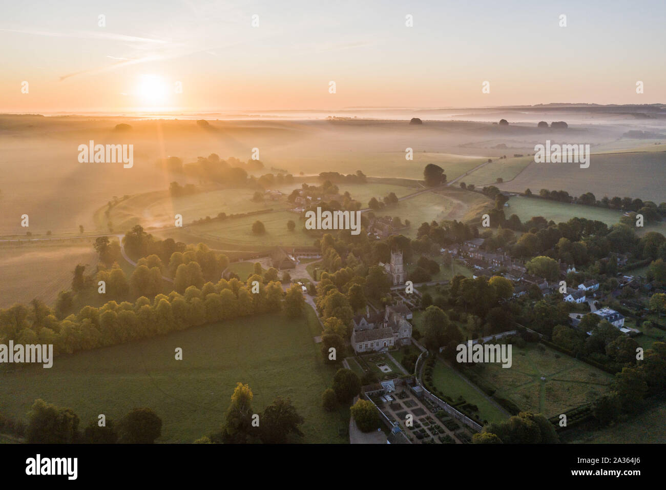 Avebury aerial hi-res stock photography and images - Alamy