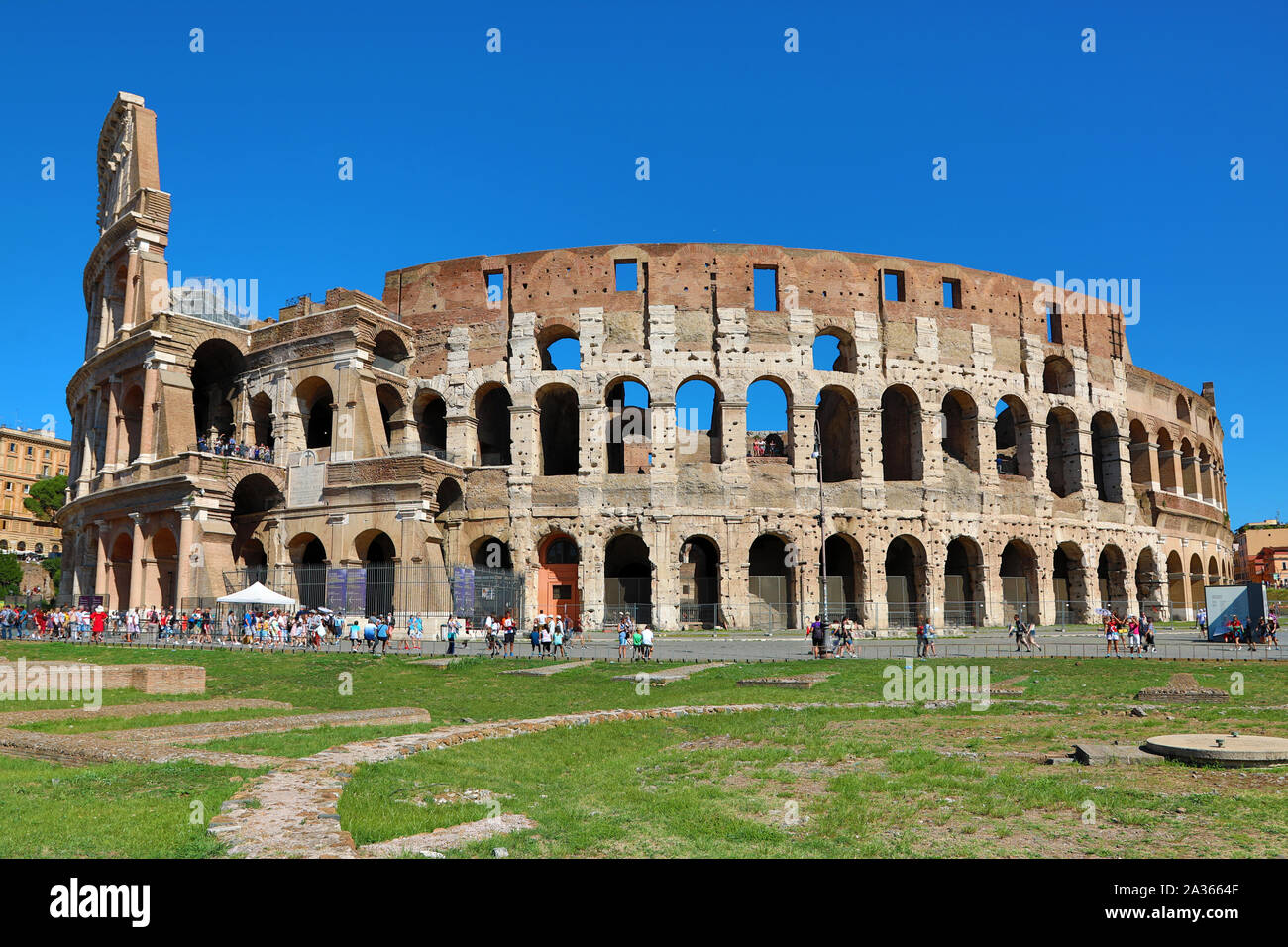 The Colosseum Roman amphitheatre, Rome, Italy Stock Photo - Alamy