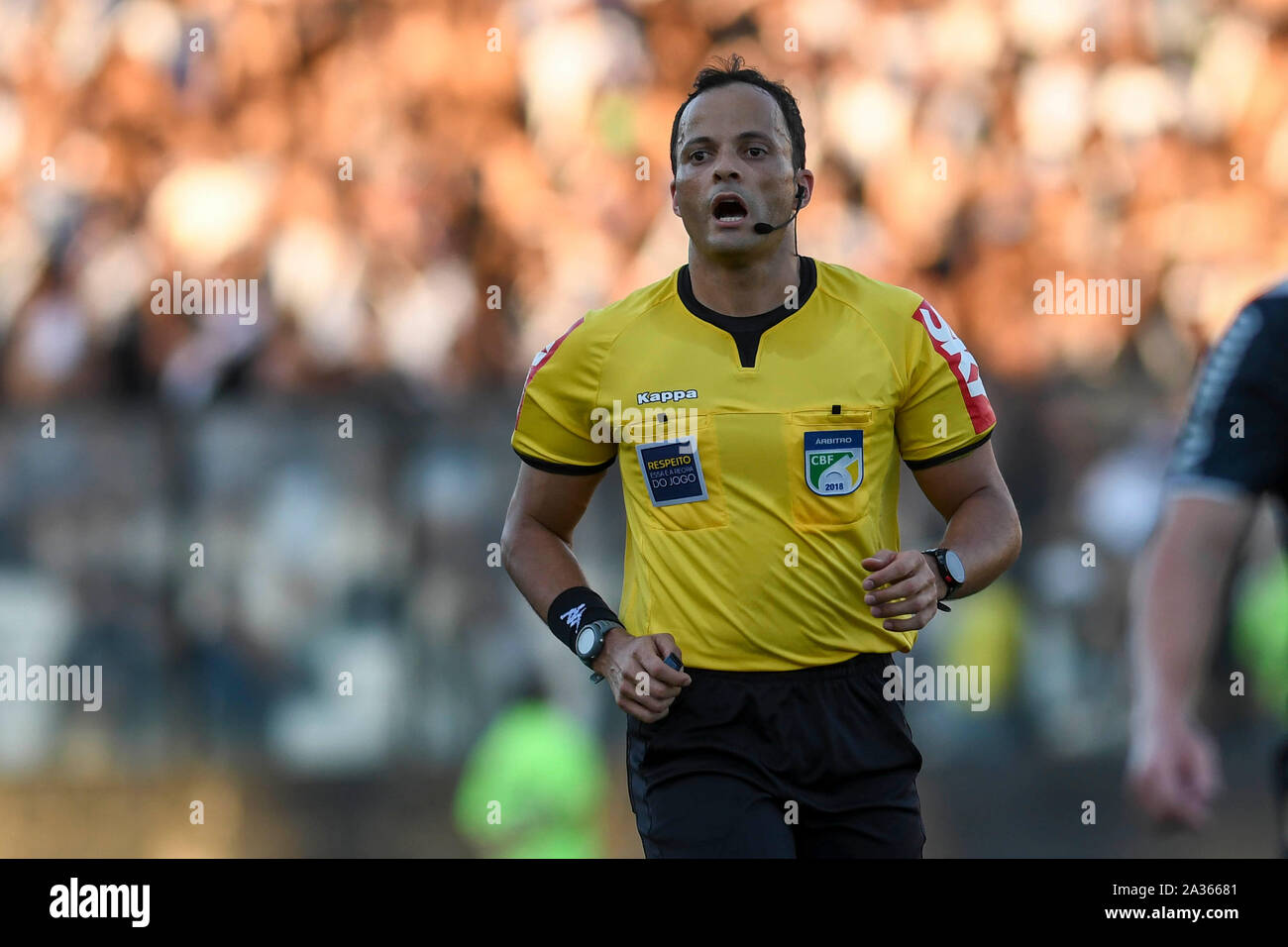 Rio De Janeiro, Brazil. 05th Oct, 2019. Referee Savio Pereira Sampaio ...