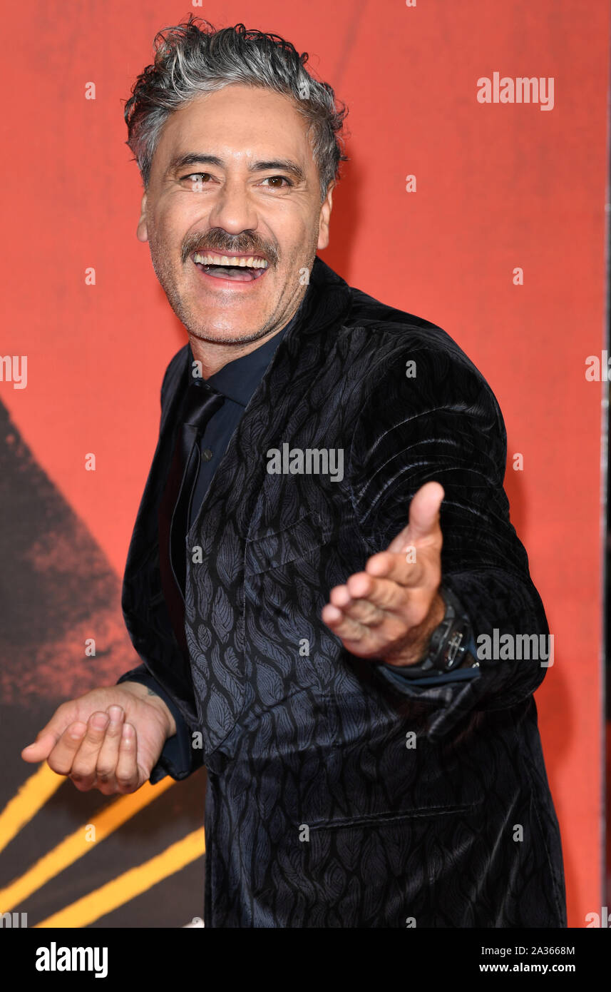 Taika waititi jojo rabbit hi-res stock photography and images - Alamy