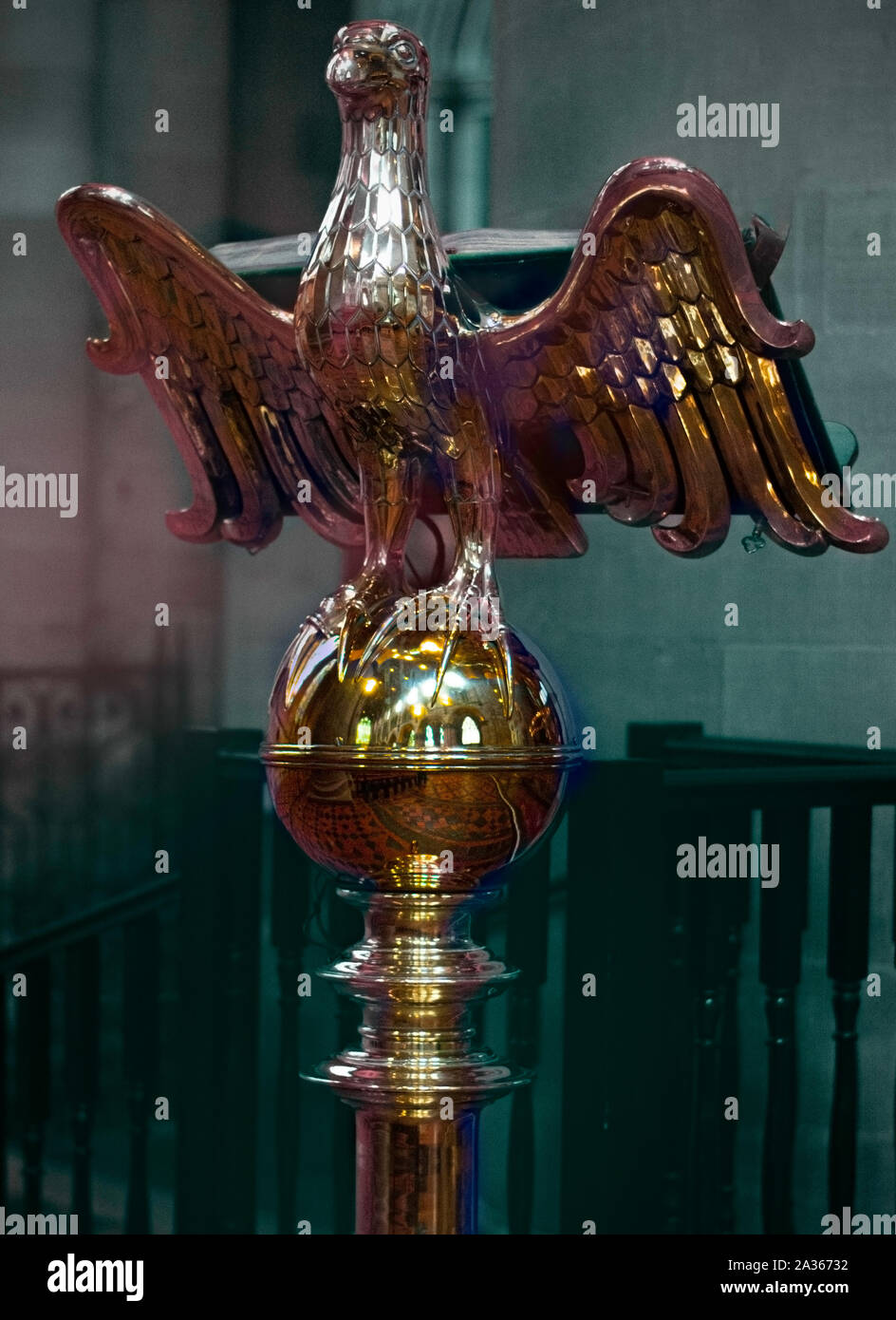 Brass eagle lectern hi-res stock photography and images - Alamy