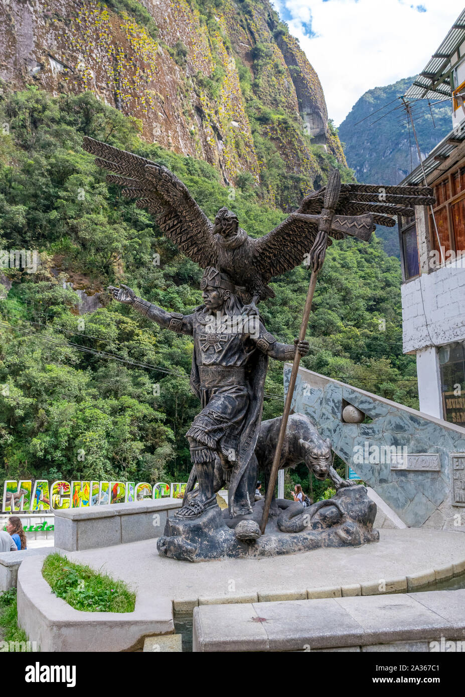 Aguas Calientes, Peru - 05/21/2019: Statue of Inca Emperor Pachacuti in ...