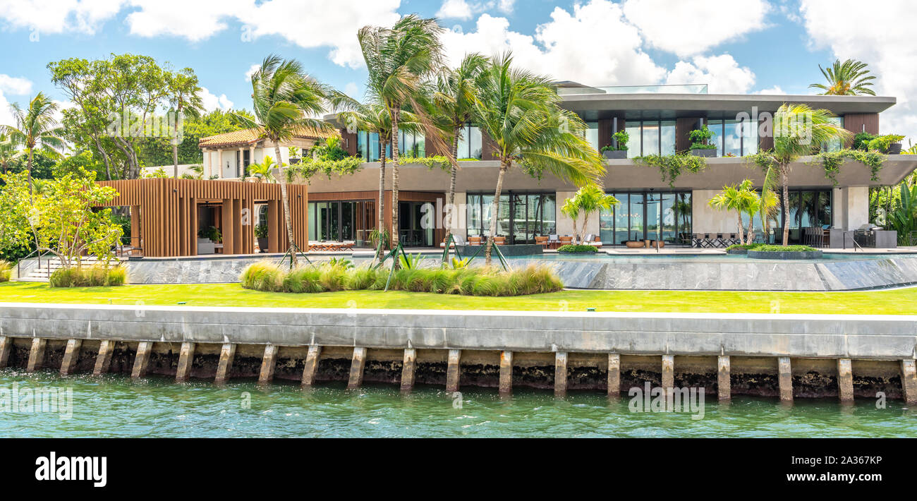Luxurious mansion in Miami Beach, florida U.S.A Stock Photo - Alamy