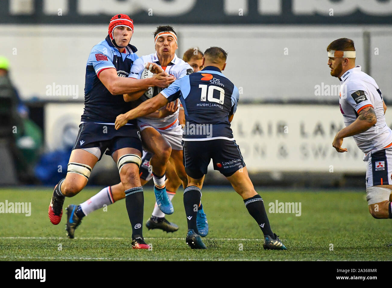 Tackles wales seb davies hi-res stock photography and images - Alamy