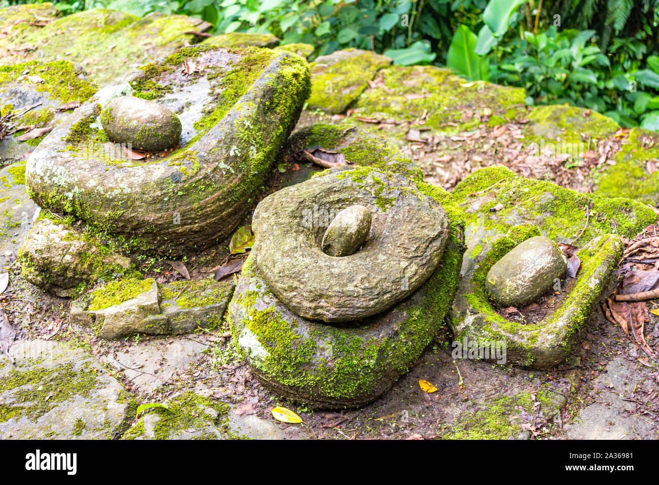 Ancient grain mill hi-res stock photography and images - Alamy