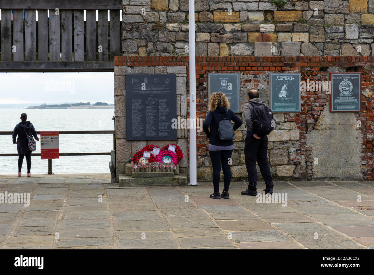 Falklands war memorial old portsmouth hi-res stock photography and ...