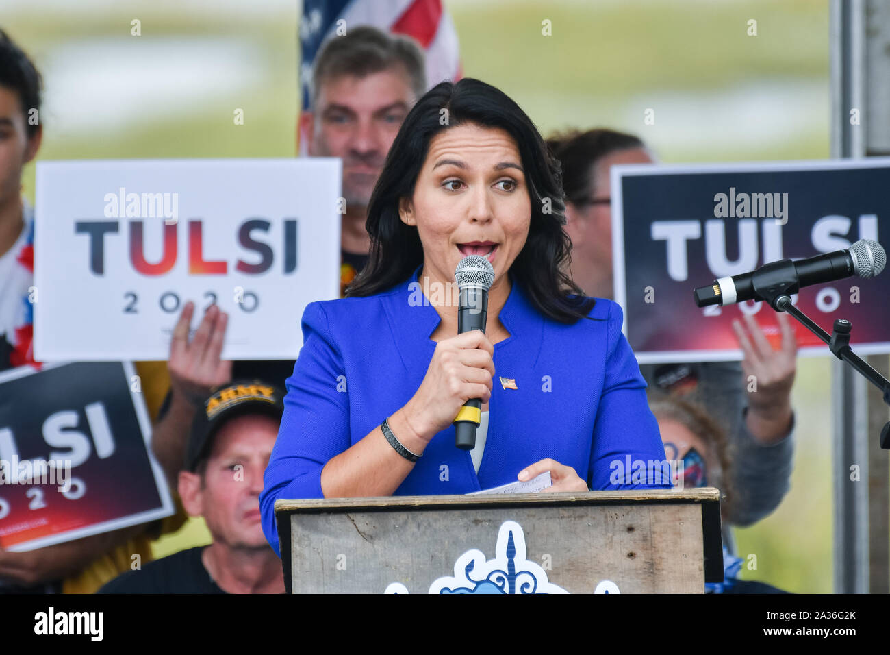 Tulsi gabbard portrait hi-res stock photography and images - Alamy