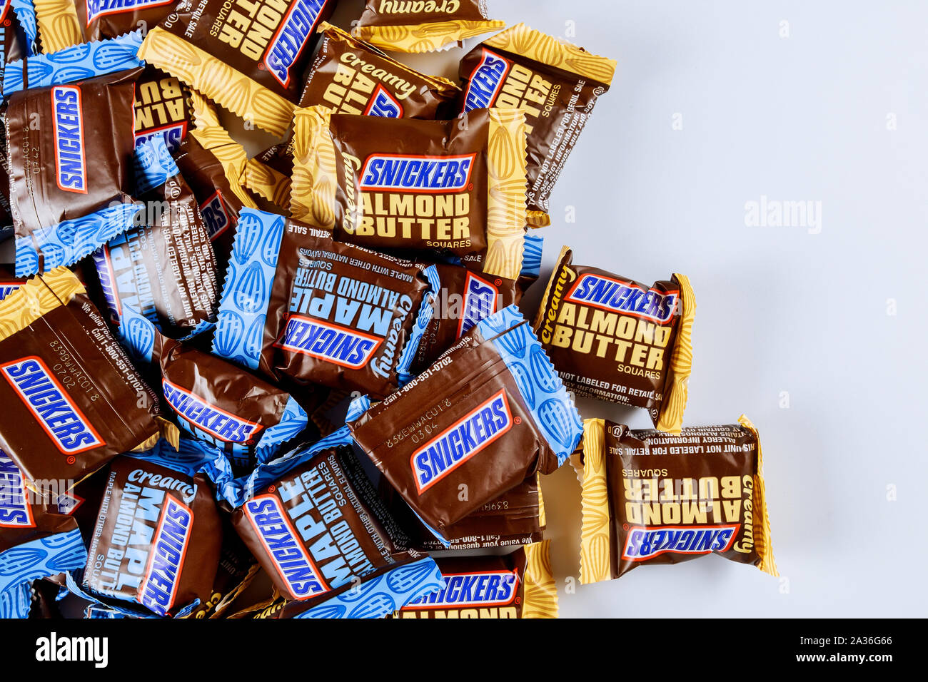 OCTOBER 04 2019 NY USA: Snickers snack bar in mini candy bars on maple ...