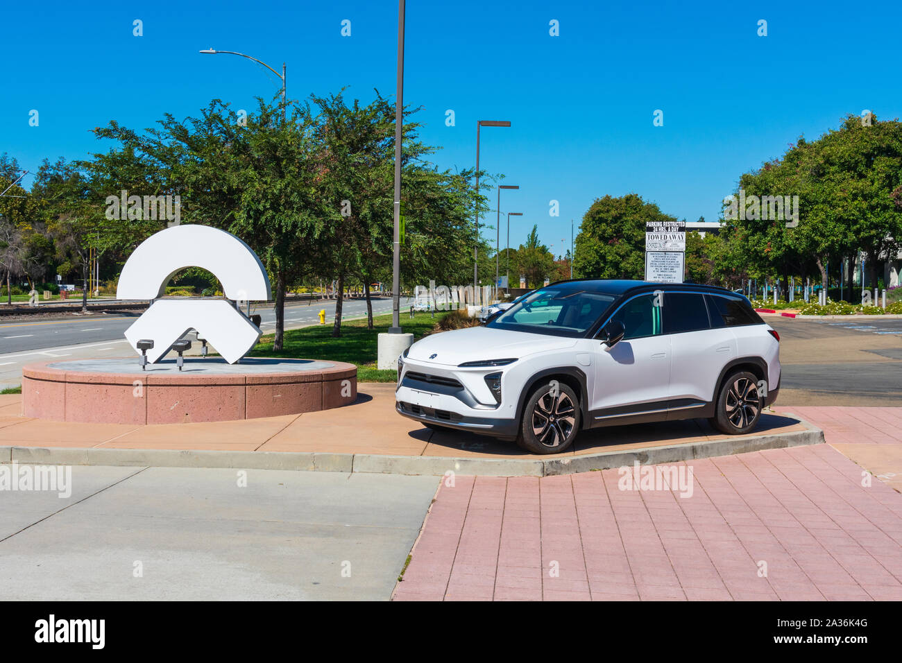 NIO ES6 electric SUV semi-autonomous car on display near Chinese ...