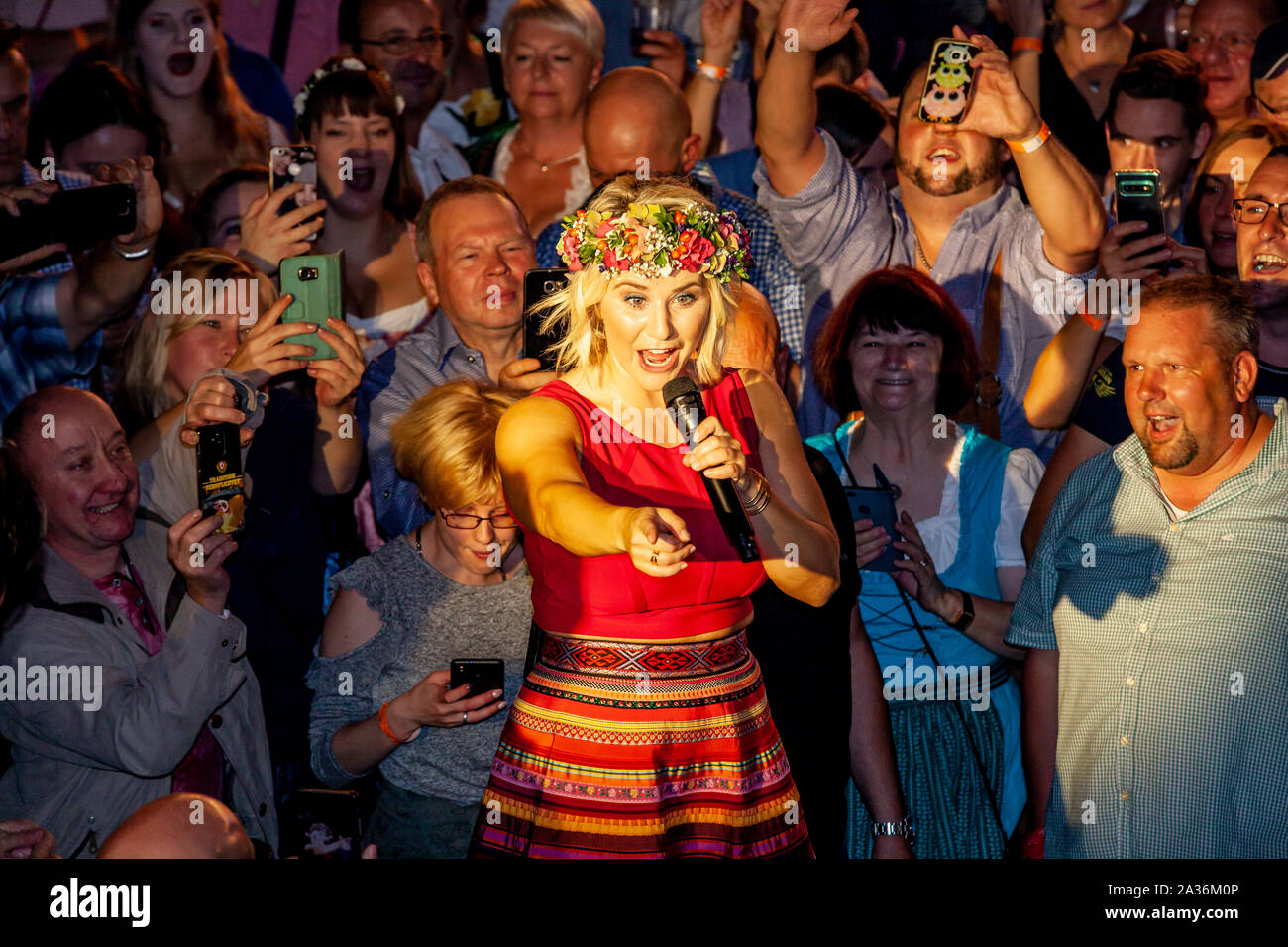 Kemnitz OL Oktoberfest Beatrice Egli 28092019 f Wehnert Stock Photo - Alamy