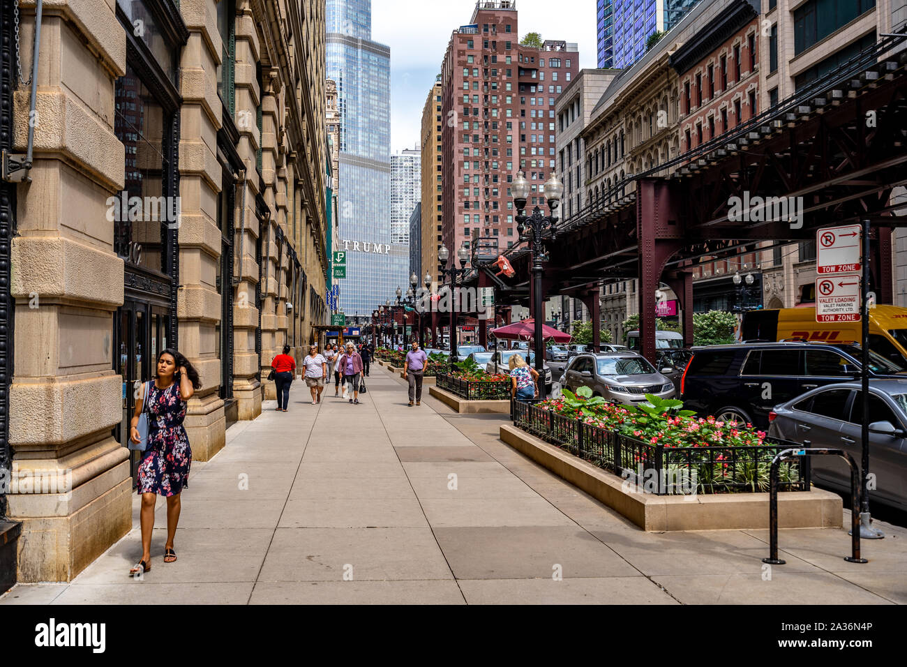 Chicago, Illinois, USA - Pedestrian footpath along the elevated ...