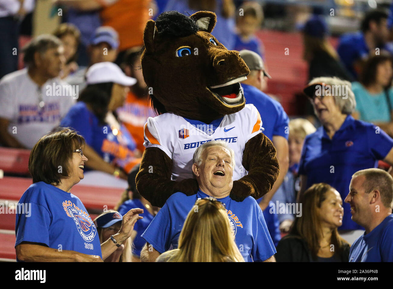 Sam boyd stadium fans hi-res stock photography and images - Alamy