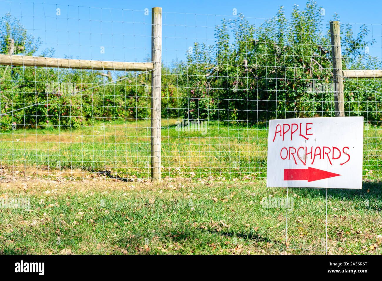 Apple picking sign hi-res stock photography and images - Alamy