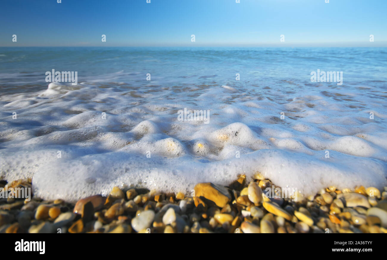 Foam on the shore hi-res stock photography and images - Alamy