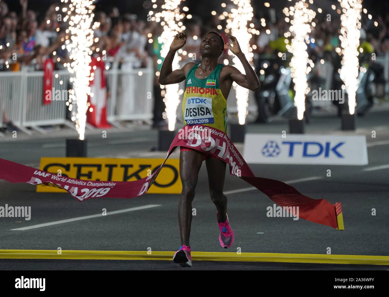 Doha, Qatar. 5th Oct, 2019. Lelisa Desisa of Ethiopia crosses the ...