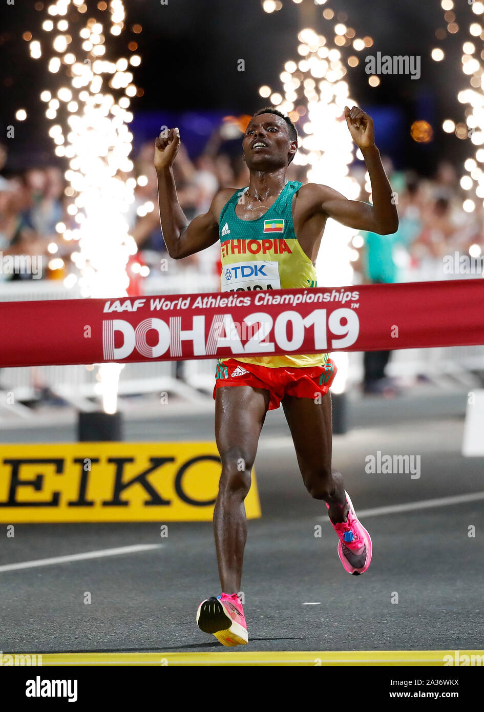 Doha, Qatar. 5th Oct, 2019. Lelisa Desisa of Ethiopia crosses the ...