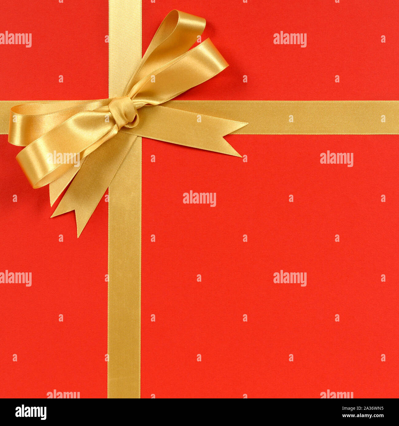 Christmas gift border frame with gold ribbon and bow Stock Photo - Alamy