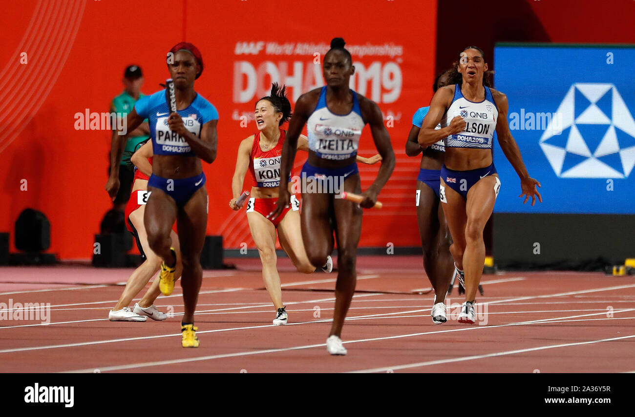 Doha, Qatar. 5th Oct, 2019. Kong Lingwei (4th R) and Ge Manqi of Team ...